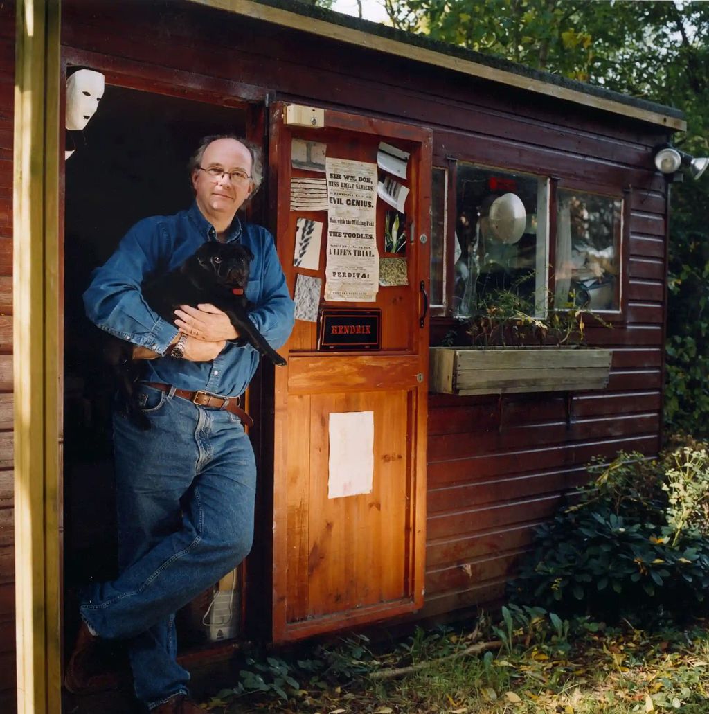 Where writers write: Photos of famous writers’ writing rooms