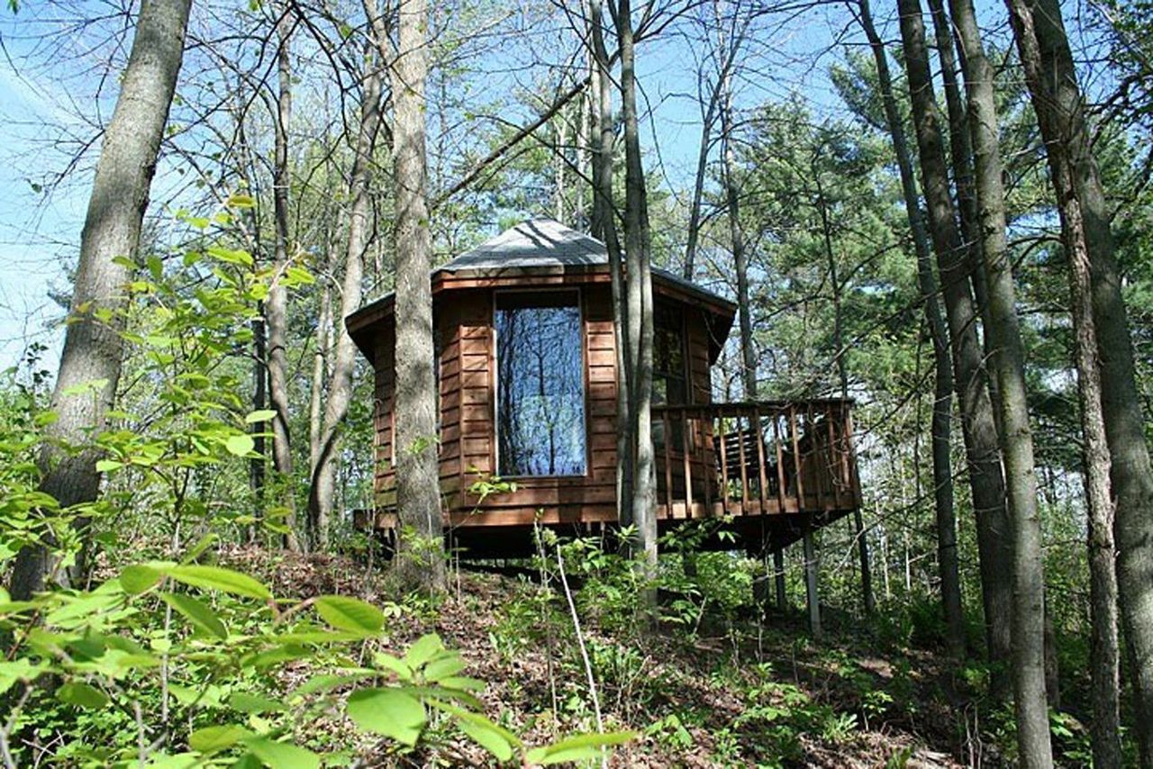 Where writers write: Photos of famous writers’ writing rooms