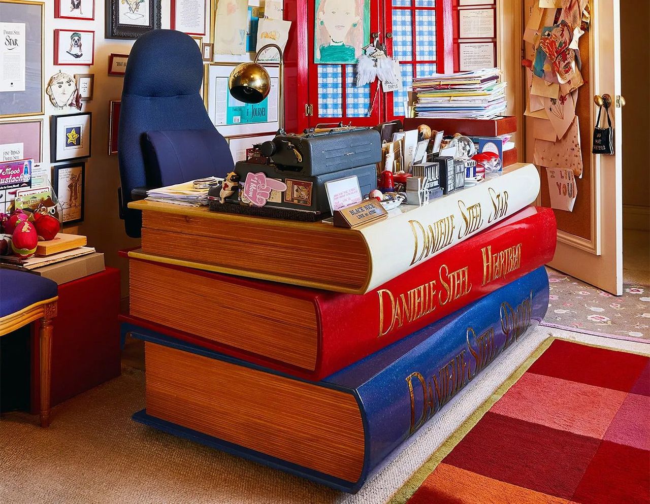 Where writers write: Photos of famous writers’ writing rooms